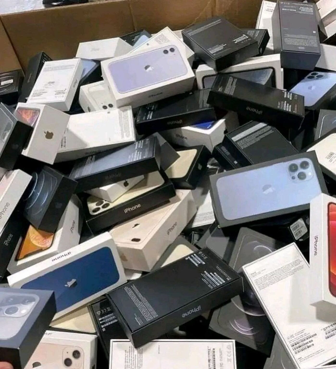 Mixed iPhone Liquidation Pallets | Bulk Liquidation Pallets